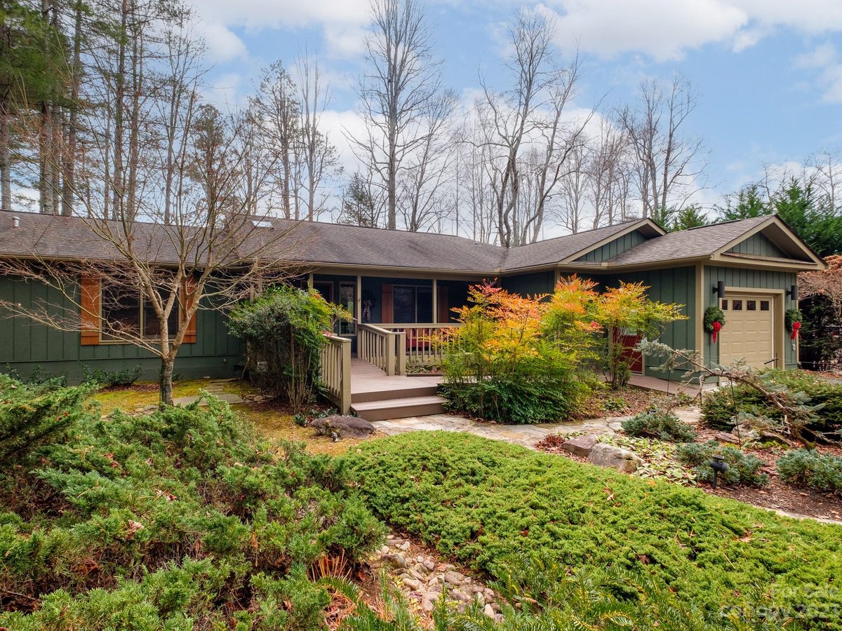 141 MIDDLE CONNESTEE TRAIL, BREVARD, NC 28712 – Connestee Life