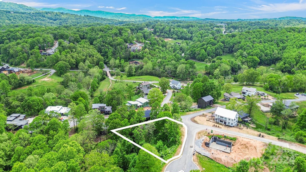 35 OLIVETTE CROSSING PARKWAY #72, ASHEVILLE, NC 28804