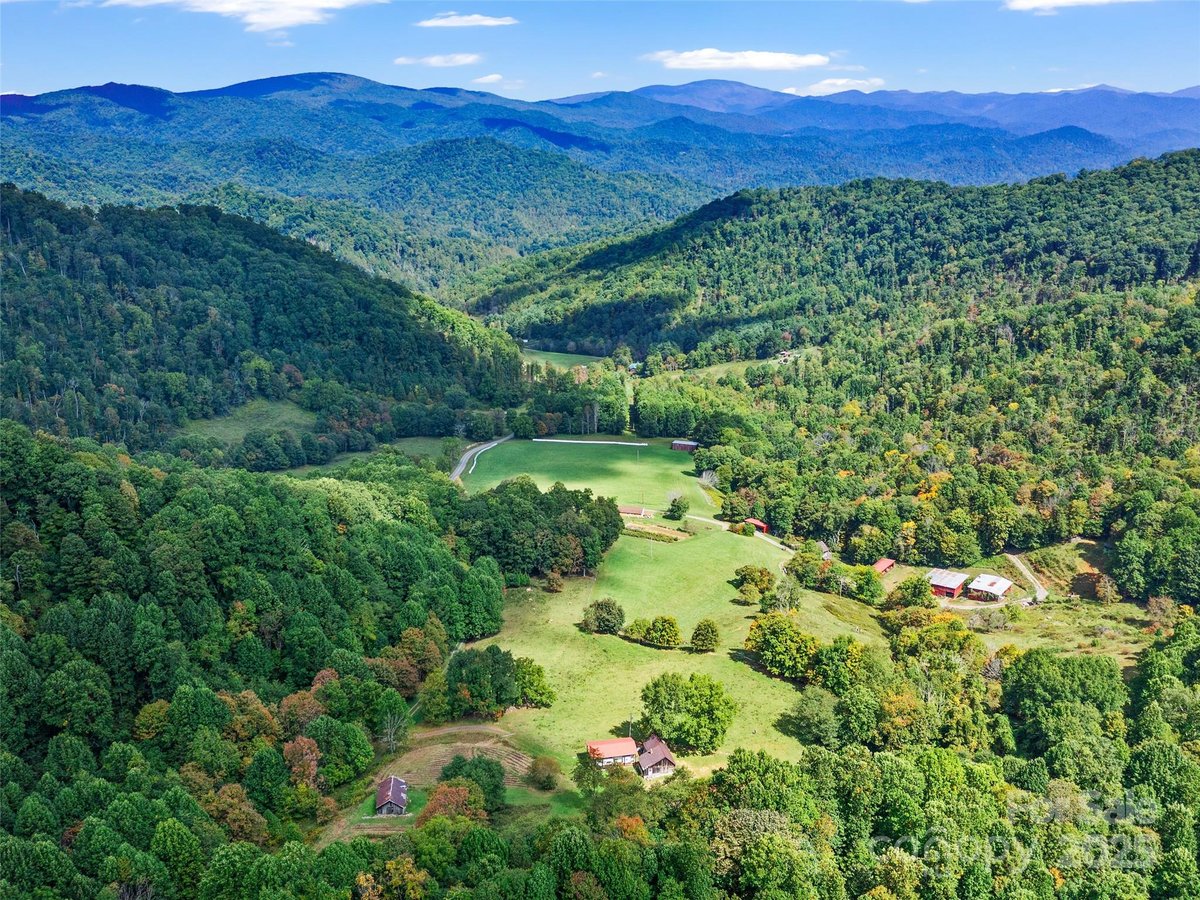 1099 SILAS BRANCH ROAD, BURNSVILLE, NC 28714 – Mountain Dream