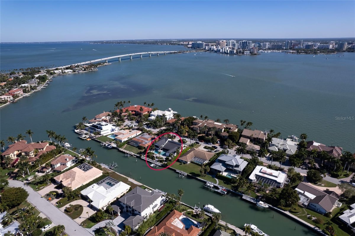 Bird Key Sarasota Florida - a great community on the way to St Armands