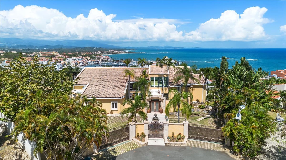 10 RIDGETOP, HUMACAO, PR 00791 – Palmas Dream Homes
