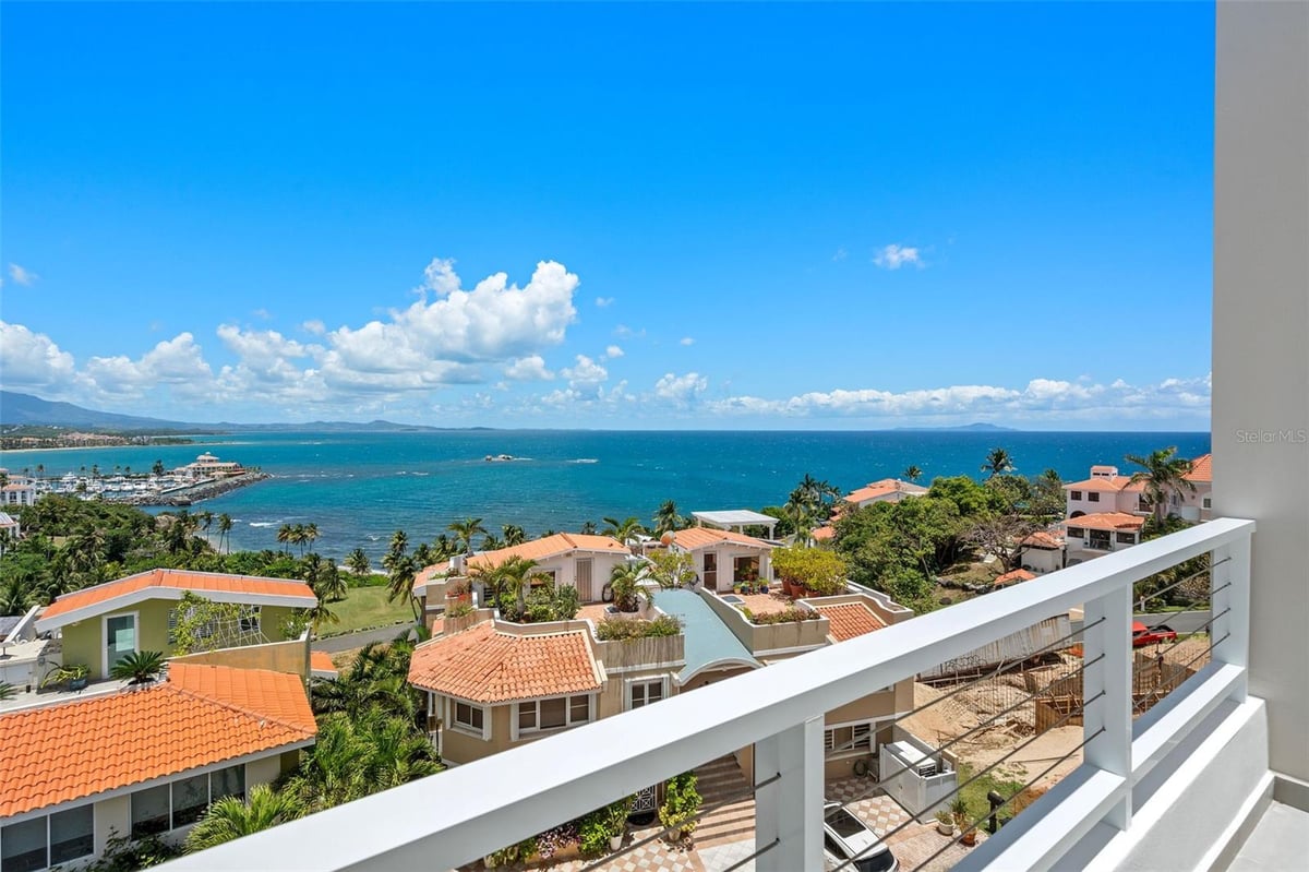 48 SHELL CASTLE CLUB #48, HUMACAO, PR 00791