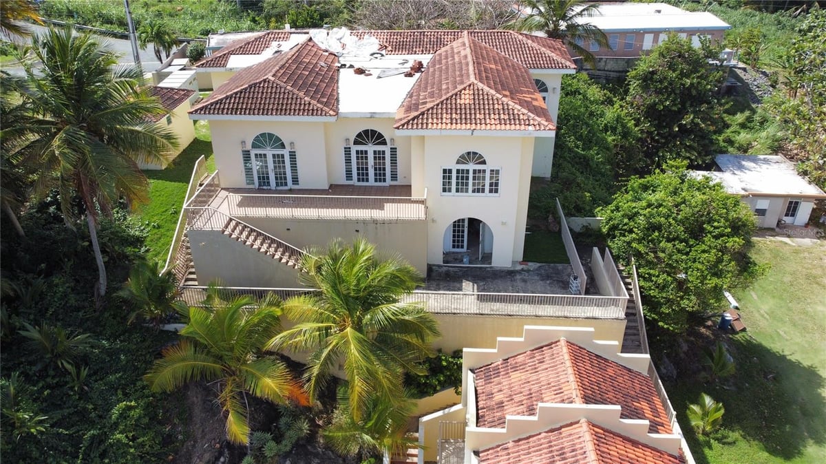 CARR. 9911 HOTEL LUCIA BEACH, PLAYA DE LUCIA, YABUCOA, PR 00767