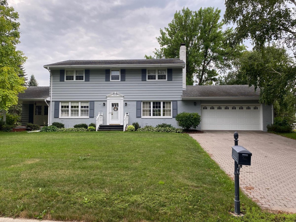 Single Family - Hughes Real Estate & Auction Service