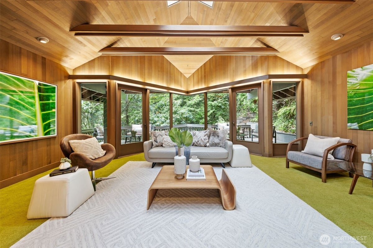 6 LINDLEY ROAD, MERCER ISLAND, WA 98040 - Ewing & Clark Inc.