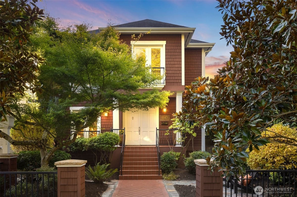 1147 FEDERAL AVENUE E, SEATTLE, WA 98102 - Ewing & Clark Inc.
