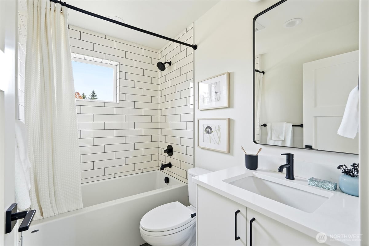 3757 SW AUSTIN STREET, SEATTLE, WA 98126 - Ewing & Clark Inc.