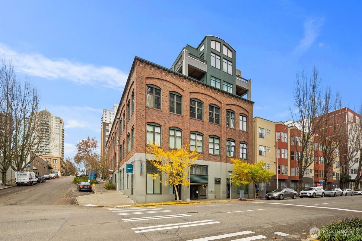 81 VINE STREET #406, SEATTLE, WA 98121 - Ewing & Clark Inc.
